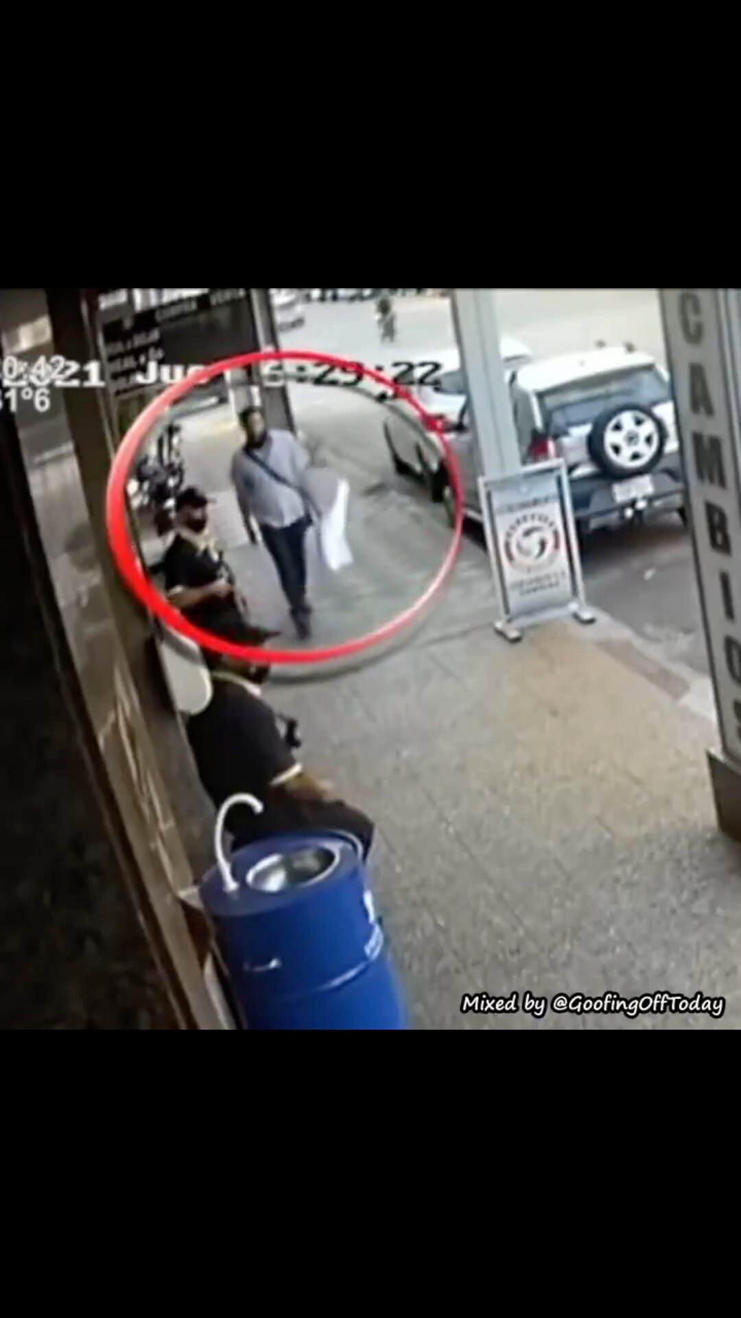 Handong💥 on GETTR : What a great idea! lets beat the guy with a fucking shotgun on his hands