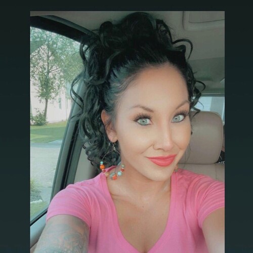 Crystal Lynn on GETTR