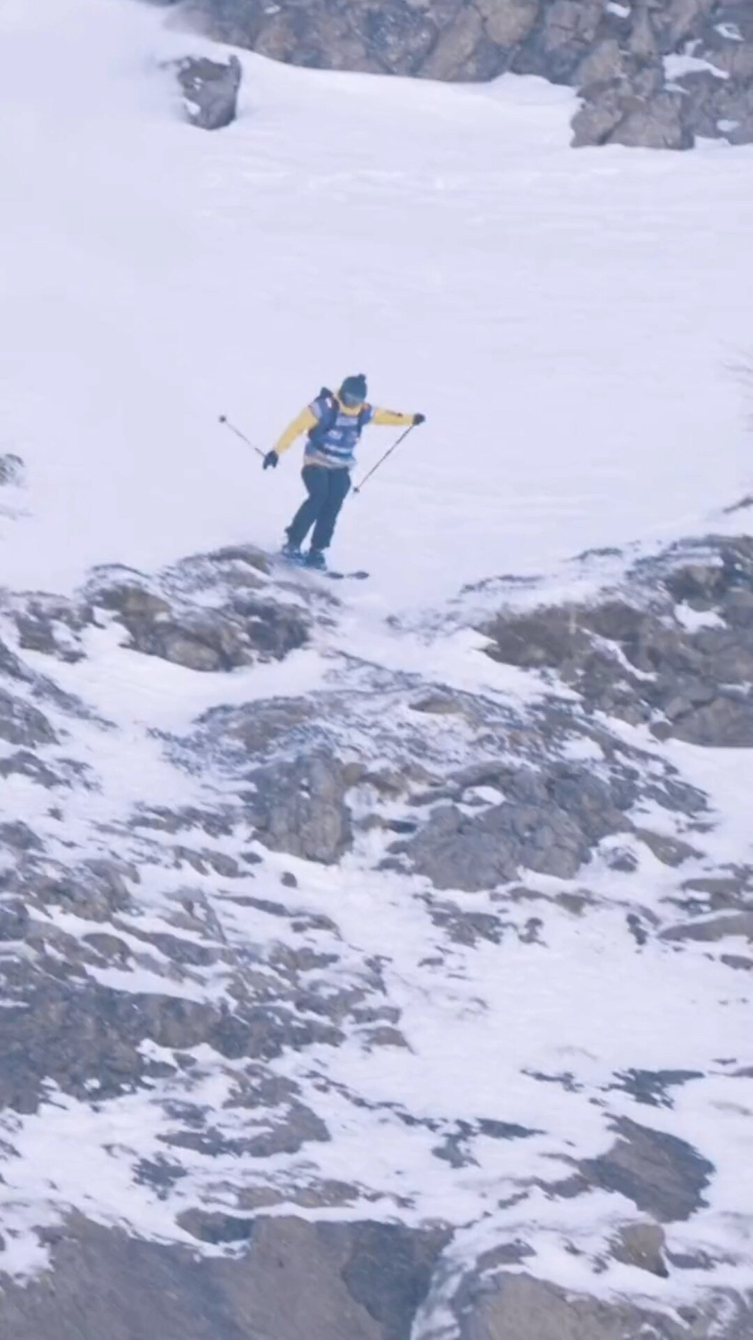 Nefertari on GETTR : ski H