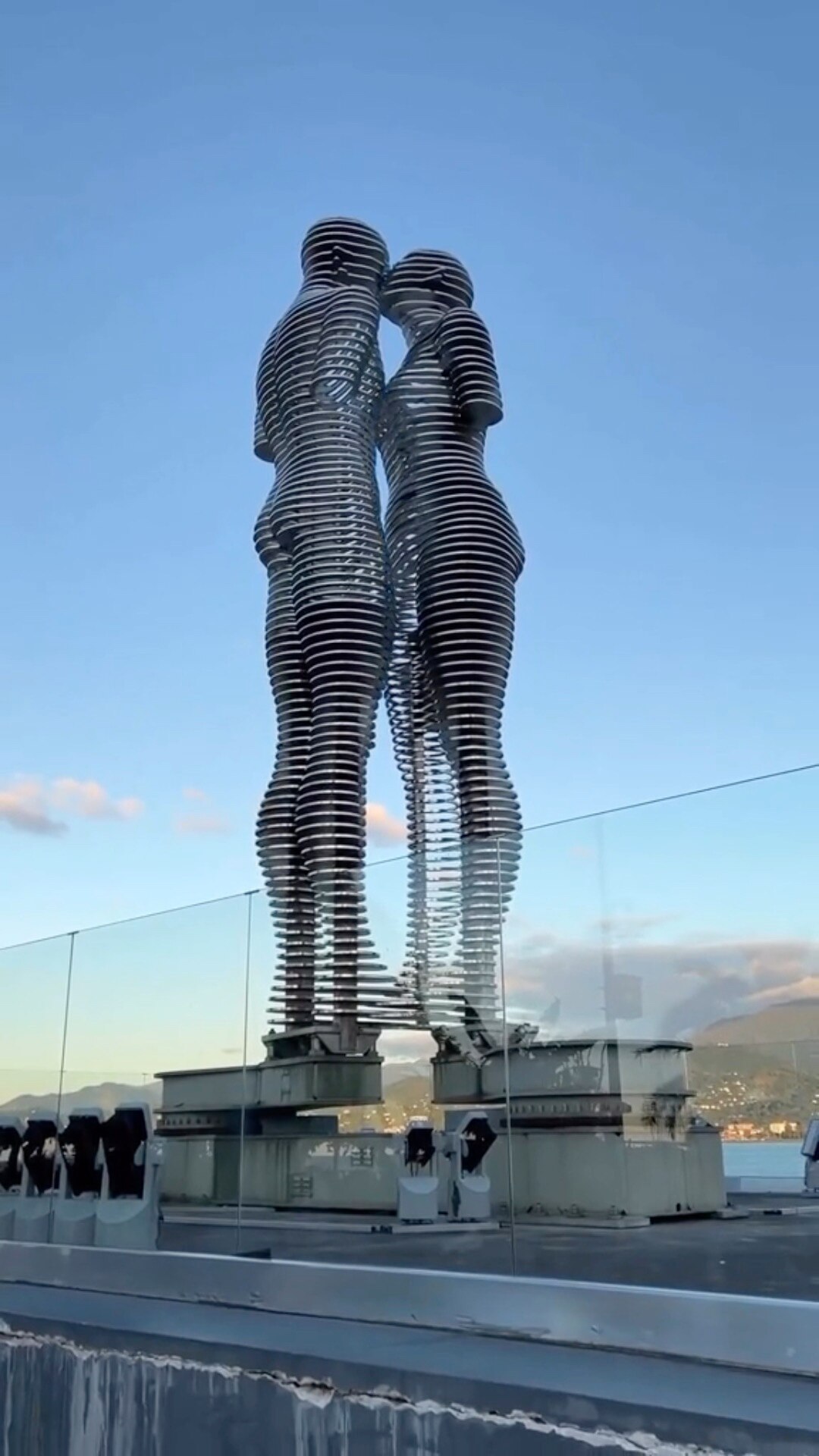 Amelia on GETTR : moving statue