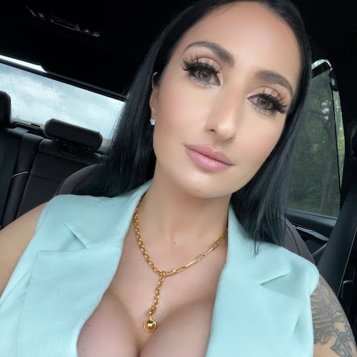 jenny Lopez on GETTR - Profile and Posts on GETTR