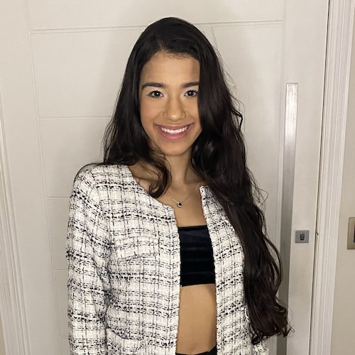 Julia de Castro on GETTR