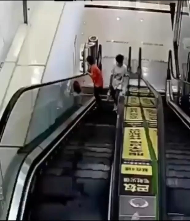 TheNPCShow on GETTR : Asian guy gets his head stuck between an ...