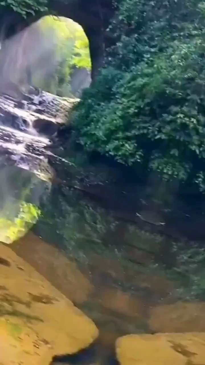 global vision（互粉必回） on GETTR : 丁达尔效应形成的爱心，看到最后一秒有彩蛋