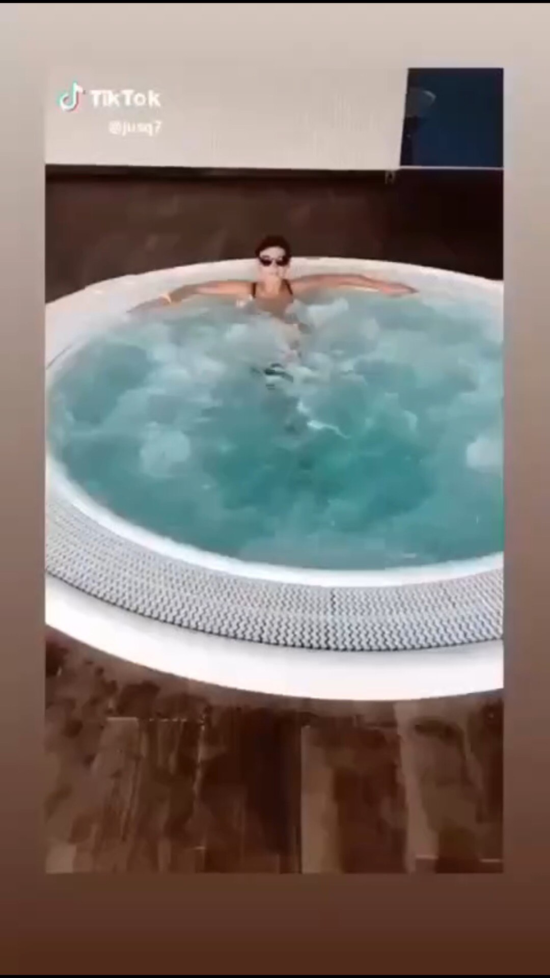 Binbin9937 on GETTR : Pump Up The Jam! 🕺🏿💃🏼 @Binbin9937 @JuXuan_Yun