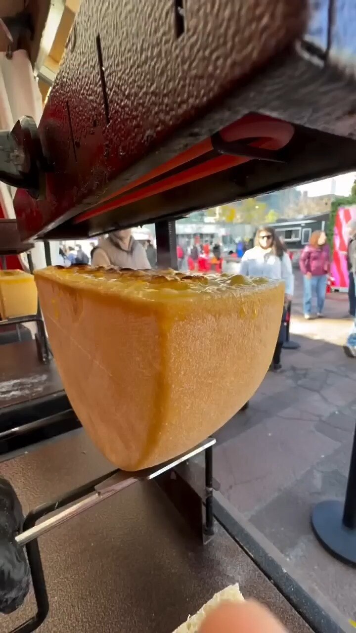 Street Food🔥🔥🔥 on GETTR : It s a raclette kind of day ️ #foodie