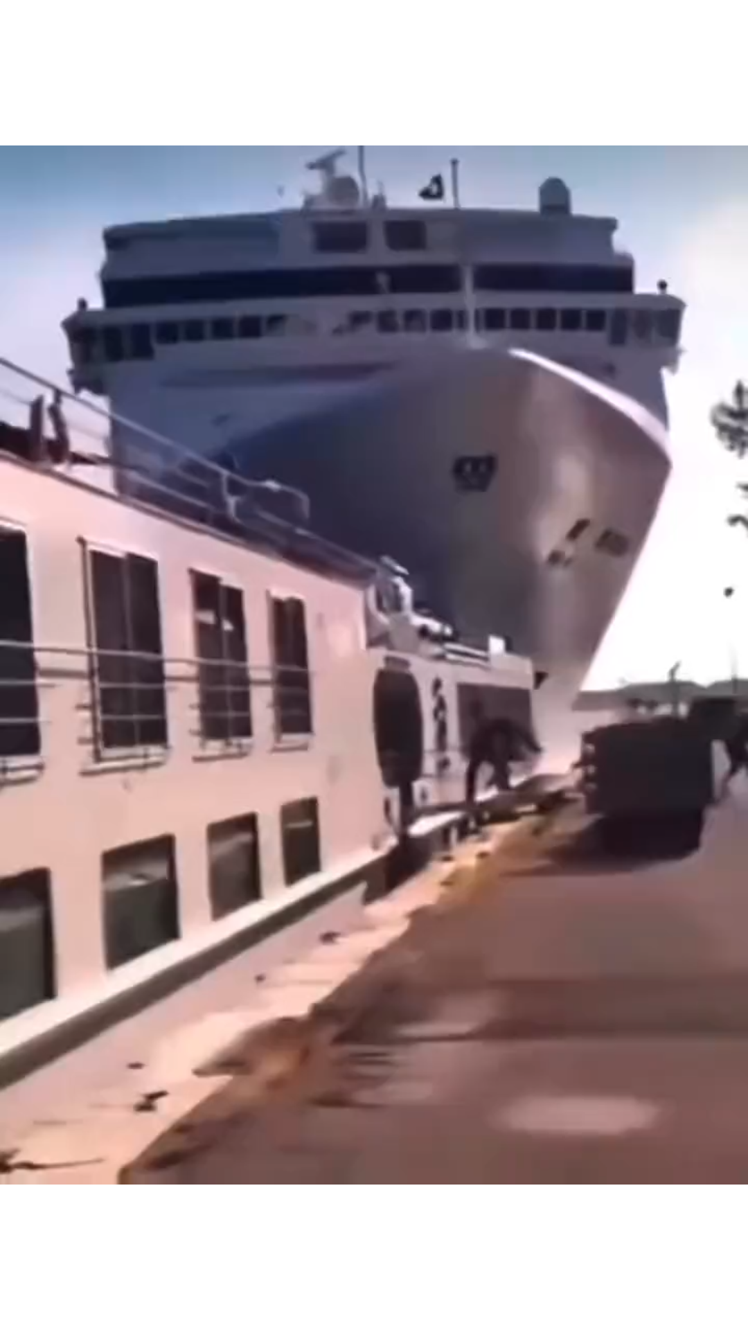 原野【台灣寶島農場】 on GETTR: An uncontrollable, unstoppable giant ship rushed t...