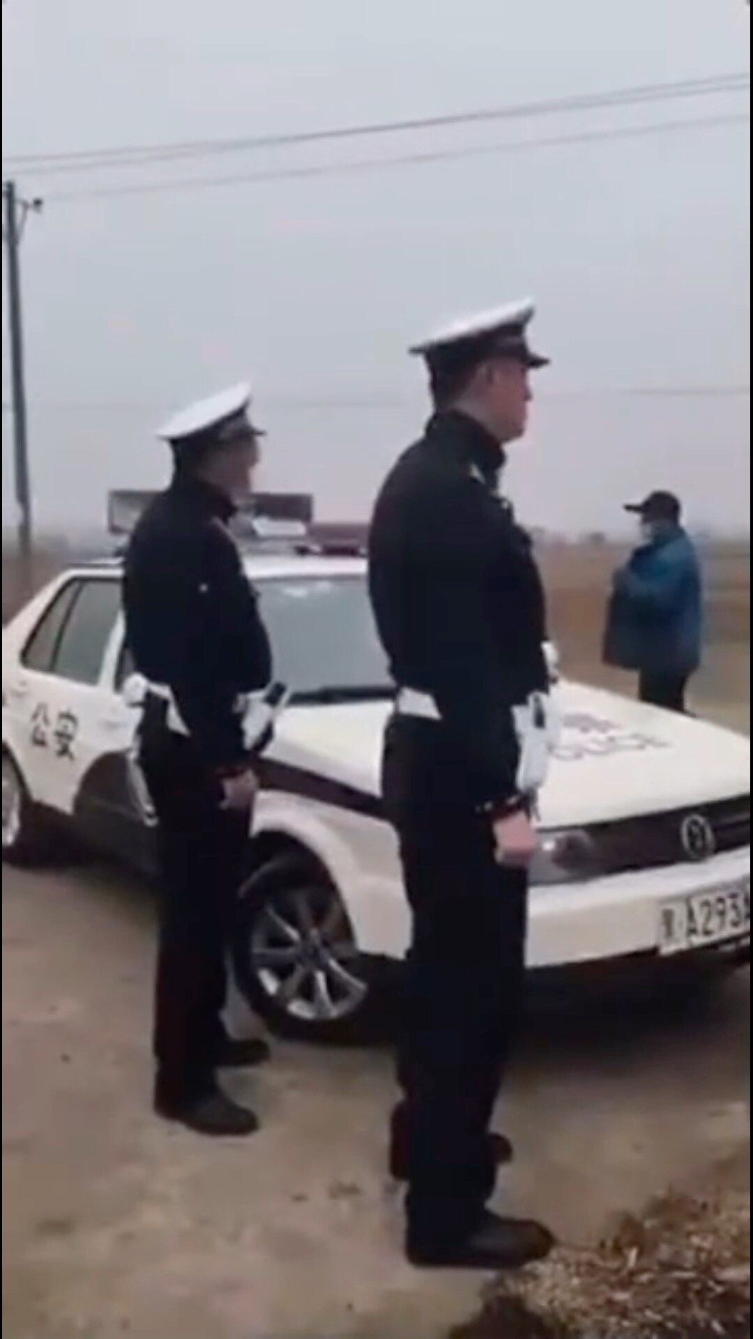 36CIA（💕紫游） on GETTR: CCP Police in Harbin Heilongjiang, came to the far...