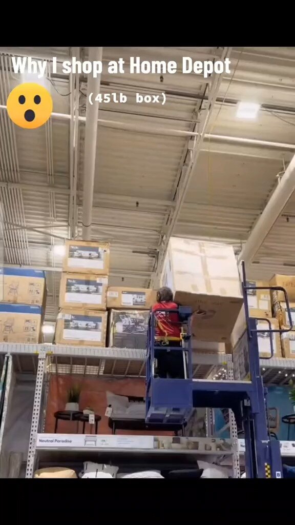 MEMES WORLD🎸🙈🍊 on GETTR : Gen Z trying to lift 45lbs "HEEEELP! I CAN'T...” ~ smh 😂