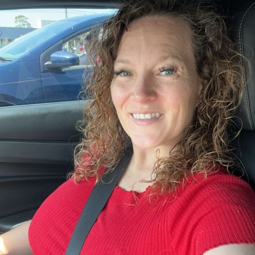 Bronco cutie on GETTR