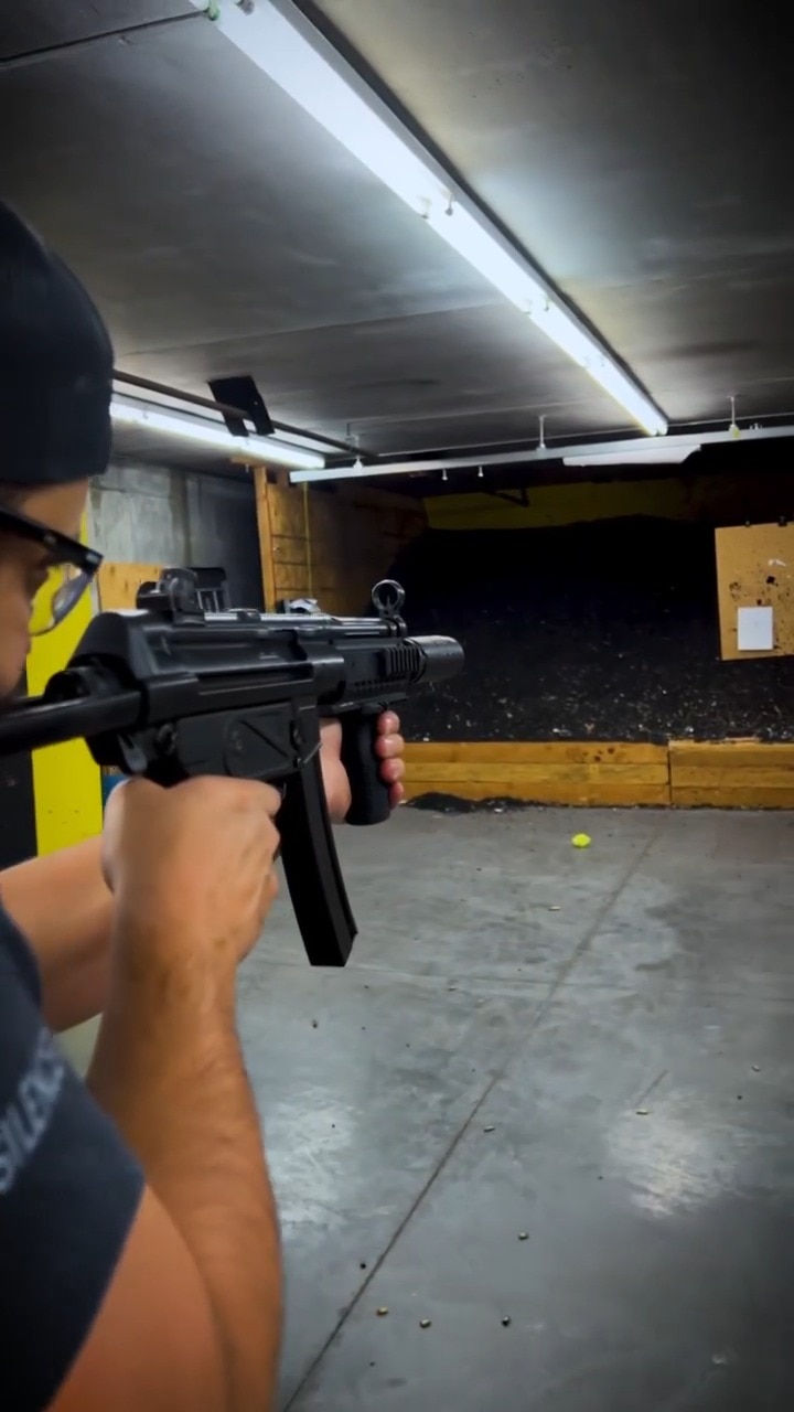 RΞD ACE on GETTR : Indoor Gun Range