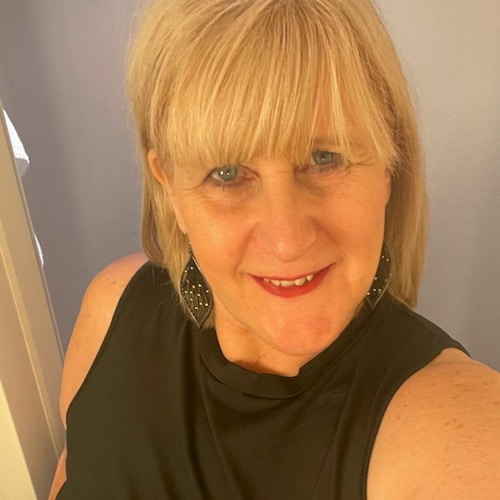 Caroline_Byron on GETTR