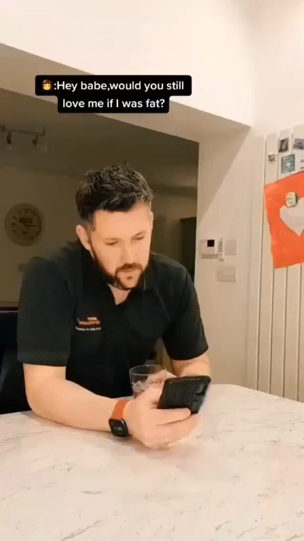 MEMES WORLD🎸🙈🍊 on GETTR : Lolol, I almost spit out my coffee!! 😂🤣