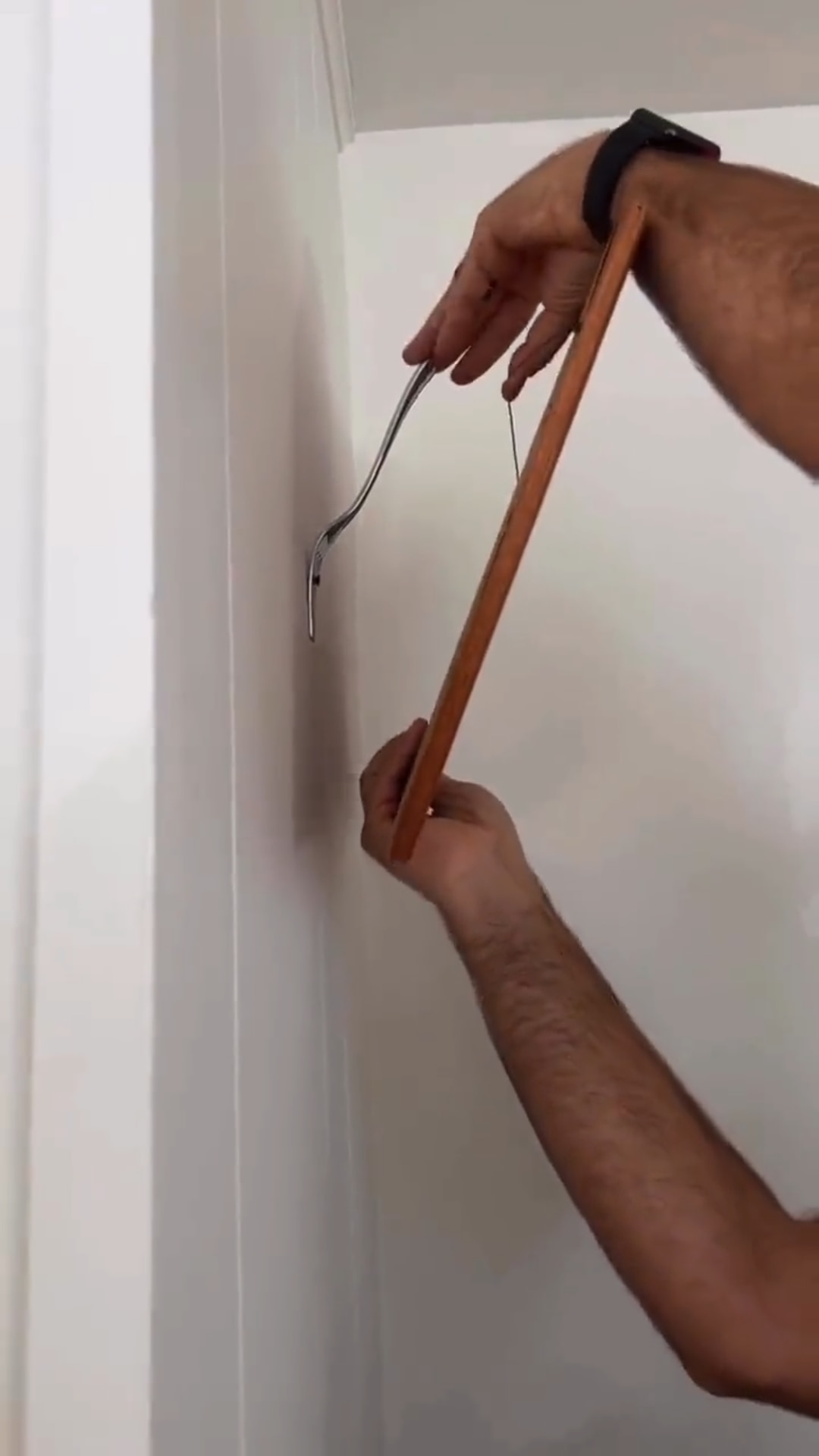 原野【台灣寶島農場】 on GETTR : How to use a fork to hang pictures much easier.👍