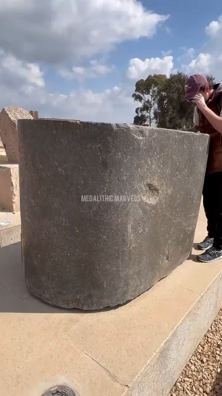 Paranormal on GETTR: Egypt: ancient precision granite container?